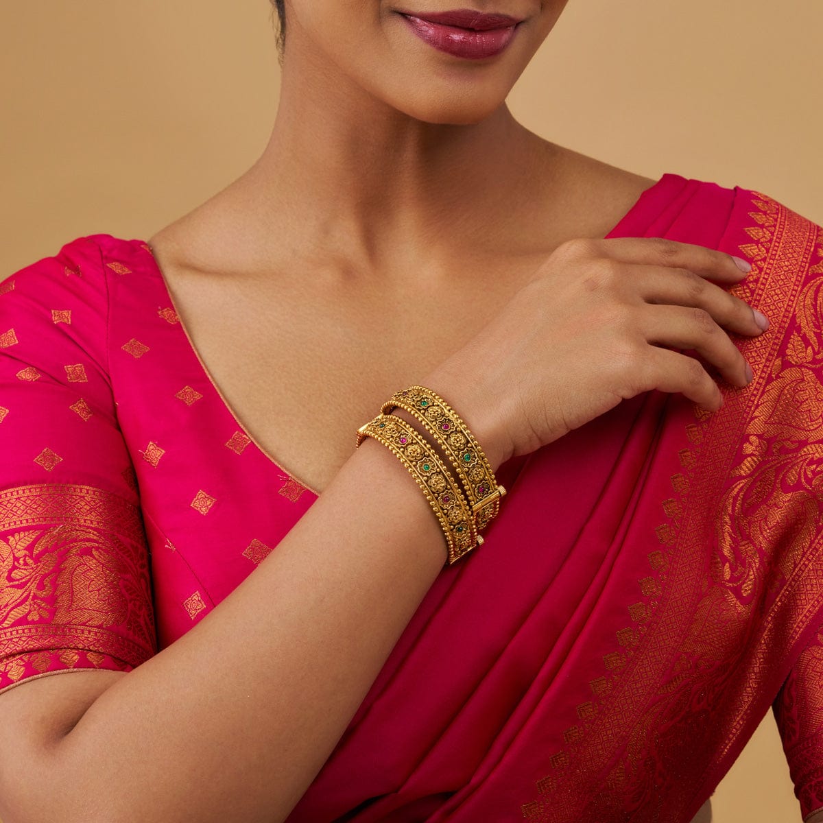 Antique Bangle 166018